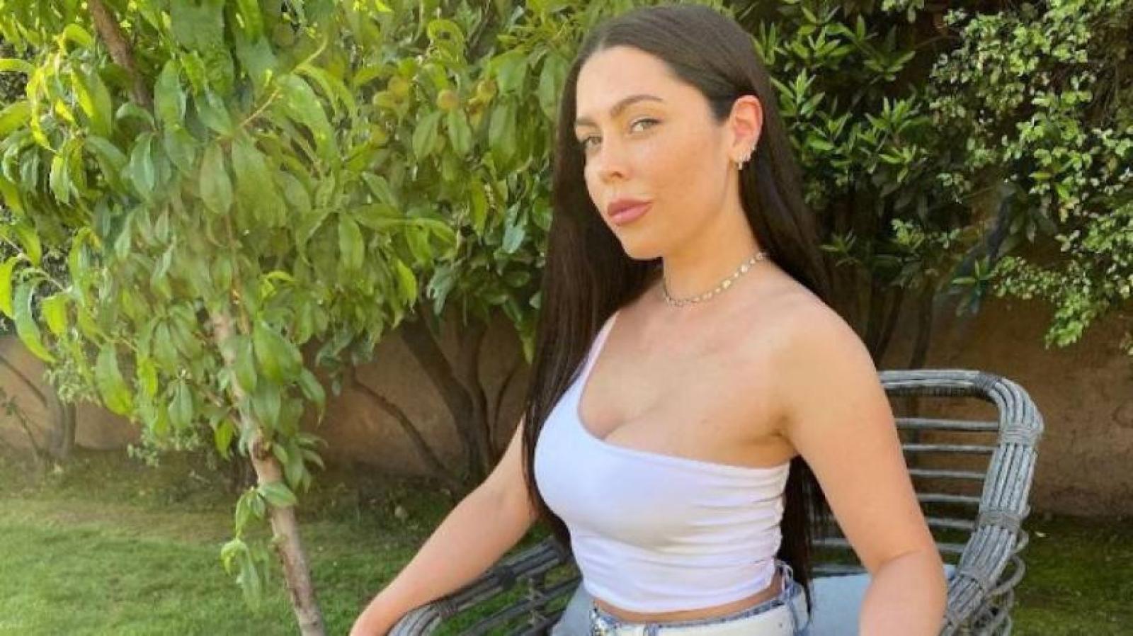 ¿Está con Jorge? las destapadas fotografías de Daniela Aránguiz en reconocida playa del país